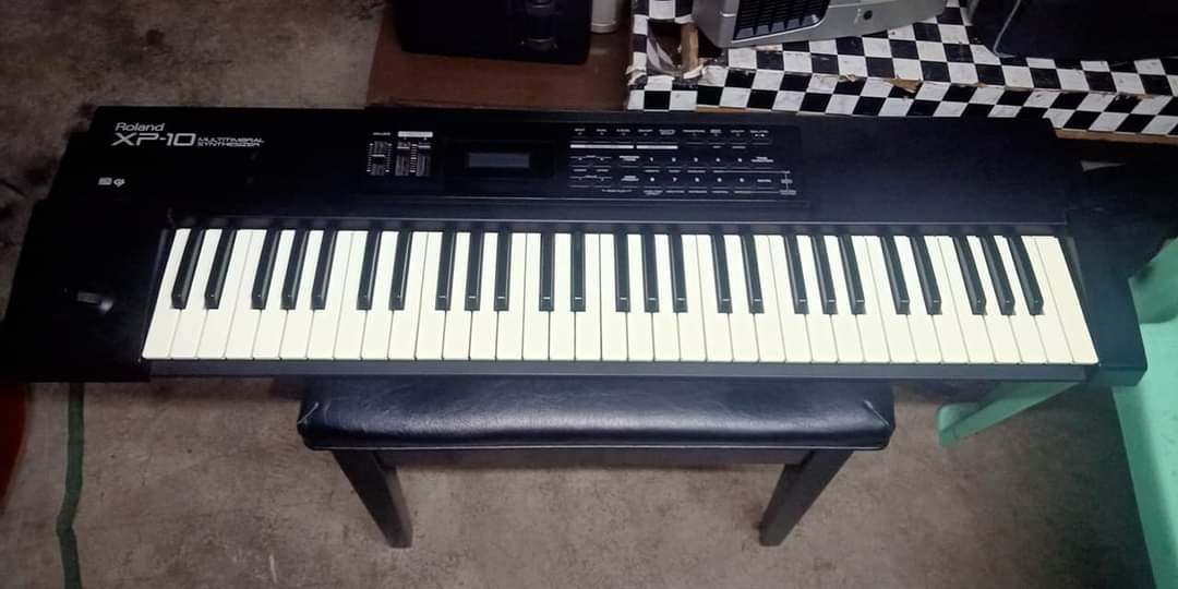 Roland xp-10 synthesizer 61key, Hobbies & Toys, Music & Media, Musical ...