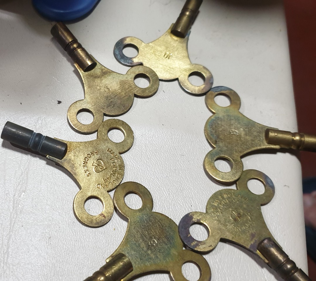 Vintage pendulum key, Hobbies & Toys, Memorabilia & Collectibles ...