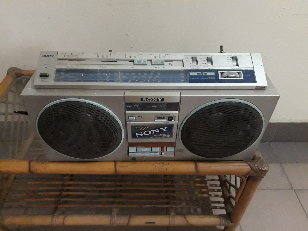 Large Vintage Sony megablaster radio and cassette player, Audio ...