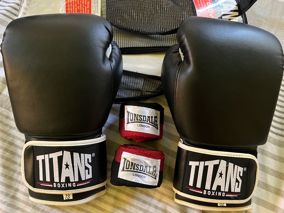 10 oz Titans Boxing Gloves with hand wraps, Sports Equipment, Sports ...