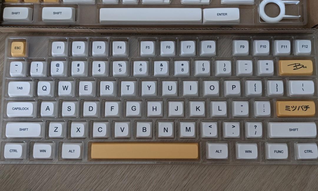 Bumble bee themed keycaps set (XDA, 108 keys), Computers & Tech, Parts ...