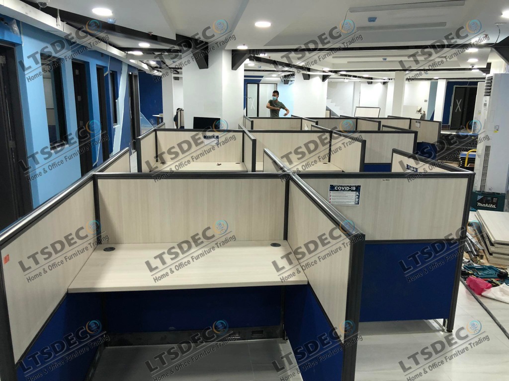 CALL CENTER TABLE WITH SHARING PANEL OFFICE PARTITIONS, Furniture ...