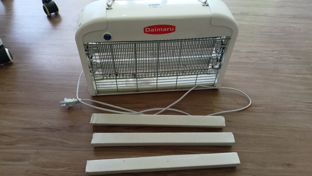 Daimaru Insect Light Trap, Health & Nutrition, Insect Repellents on ...