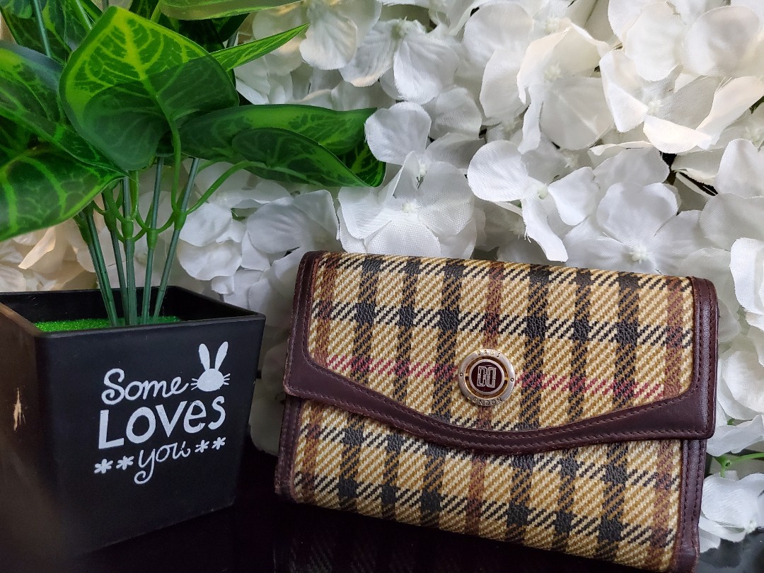 DAKS TRIFOLD WALLET, Luxury, Bags & Wallets on Carousell