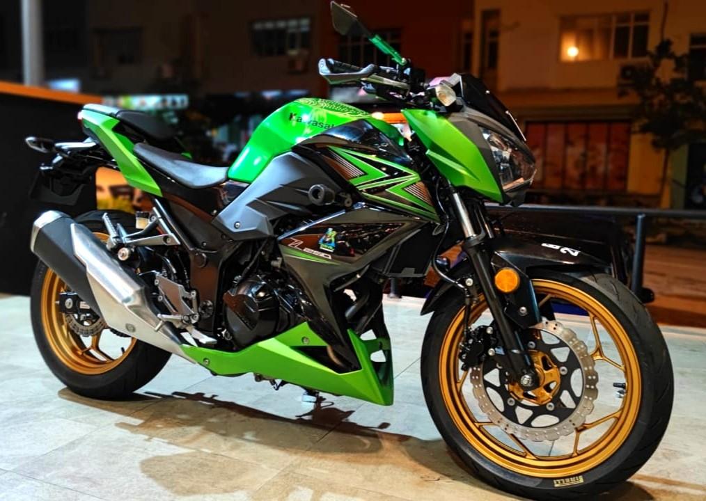 Kawasaki ninja Z250 2016 250r low mileage 7k km, Motorbikes on Carousell