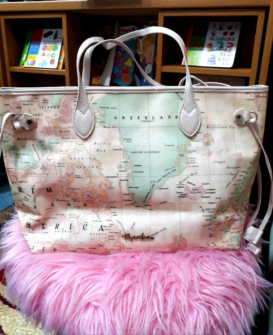 Paprika Map bag, Women's Fashion, Bags & Wallets, Tote Bags on Carousell