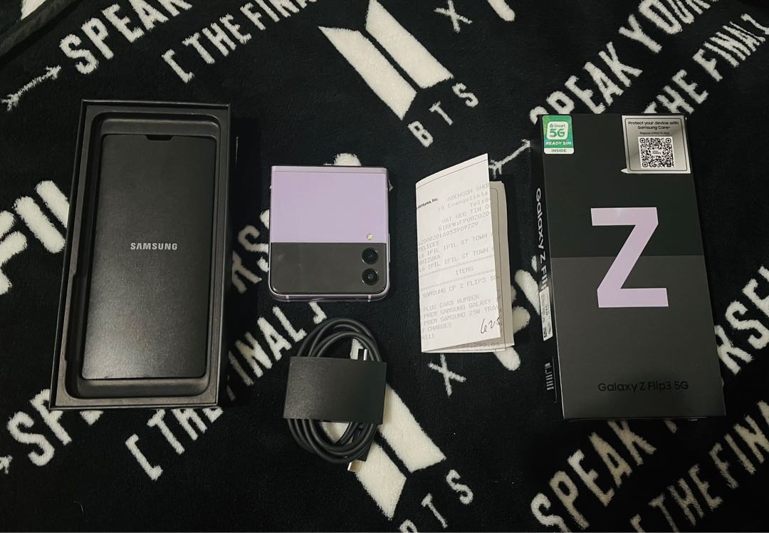 Samsung Galaxy Z flip 3 8 /128gb zflip endorsed by BTS, Mobile Phones ...