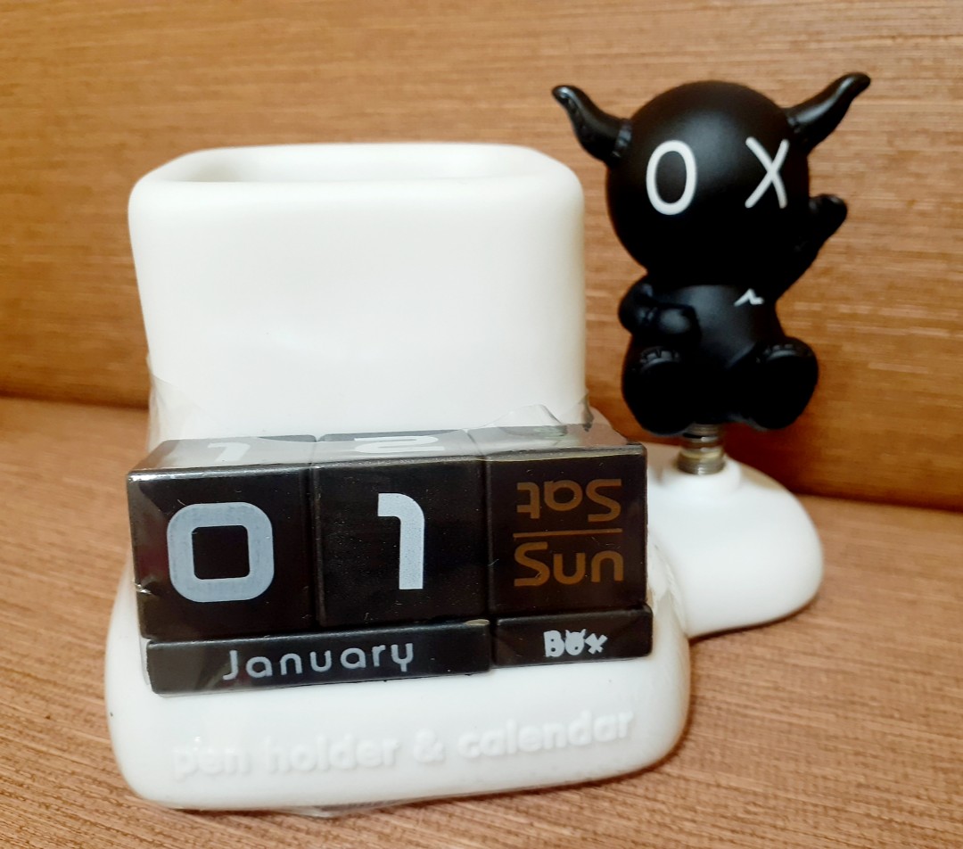 ANDOX X FORTRESS PEN AND CALENDAR HOLDER, Hobbies & Toys, Toys & Games ...