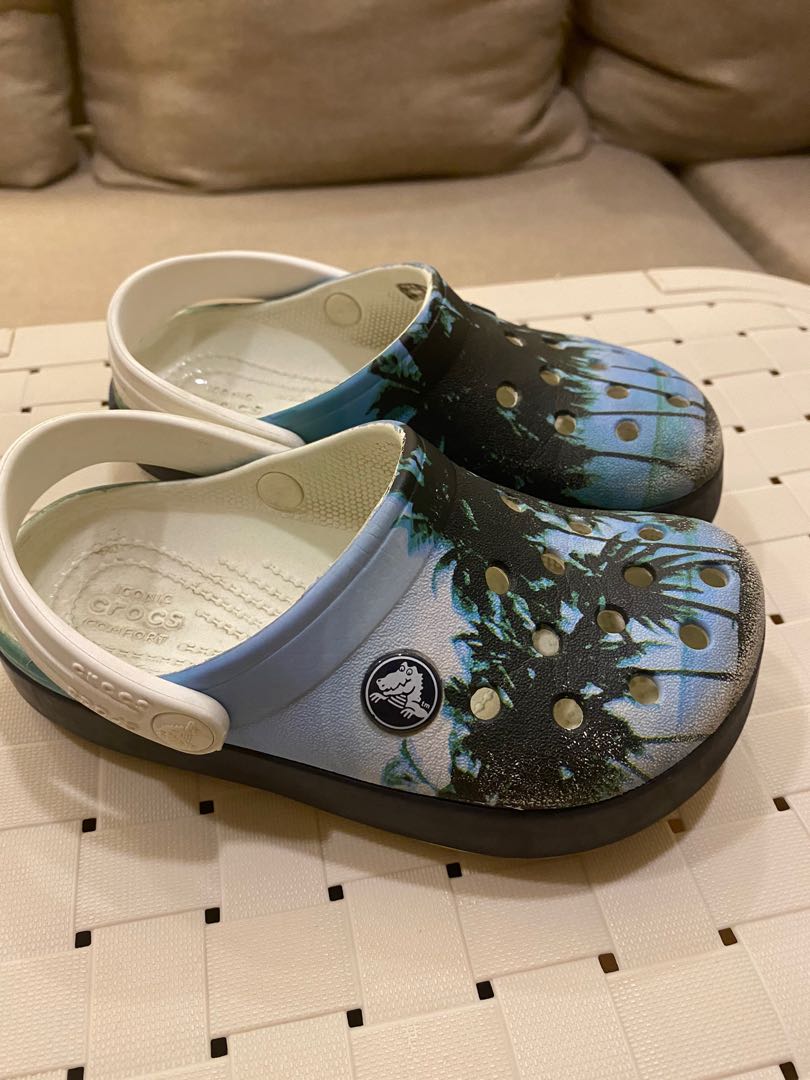 Crocs beach size C-10, Babies & Kids, Babies & Kids Fashion on Carousell