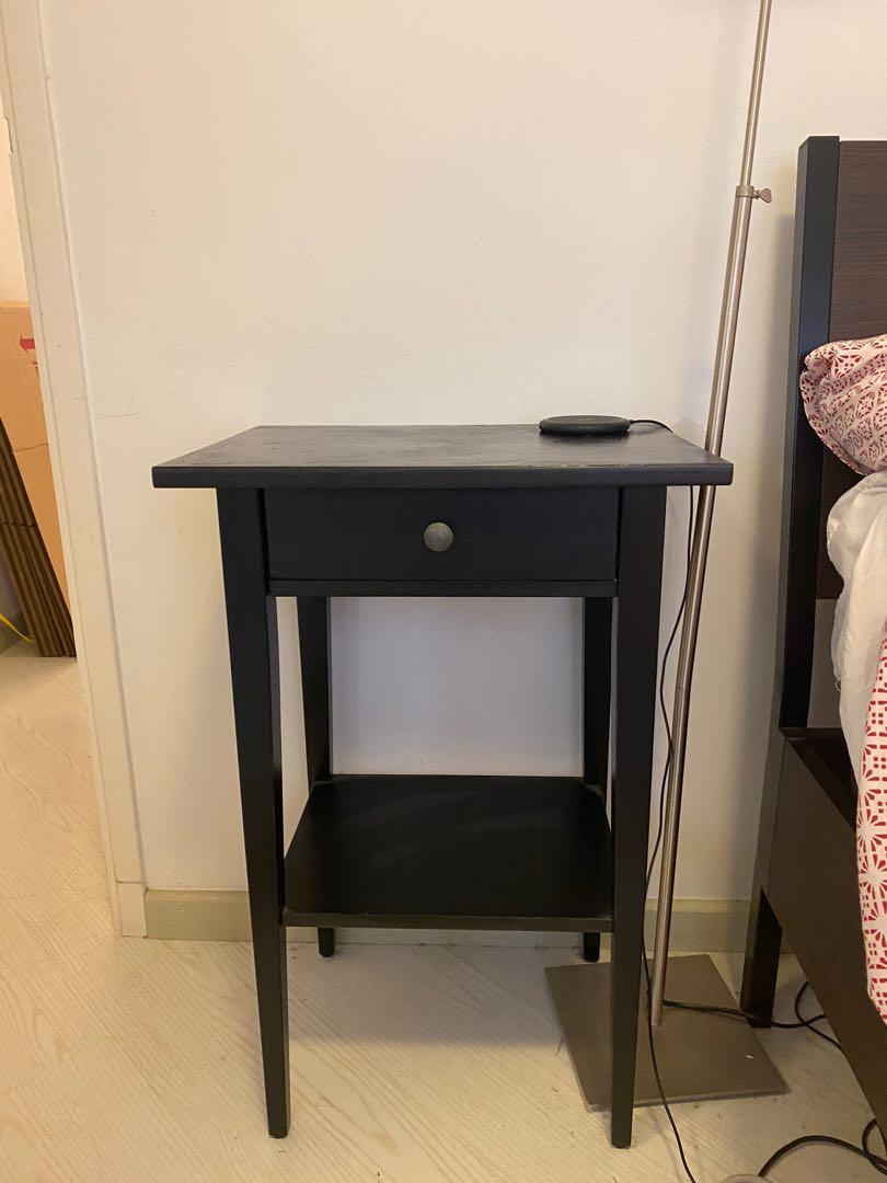 HEMNES SIDE TABLE, 傢俬＆家居, 傢俬, 桌子 - Carousell