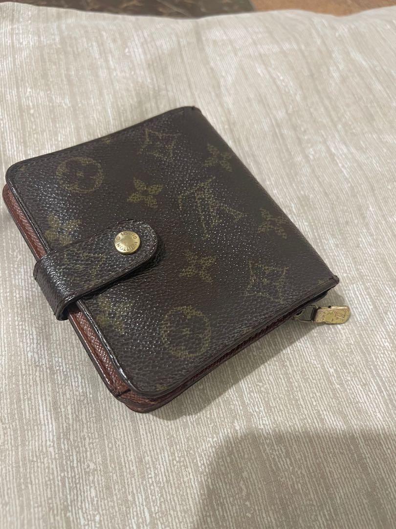 Louis Vuitton Compact Zippy wallet lv, Luxury, Bags & Wallets on Carousell