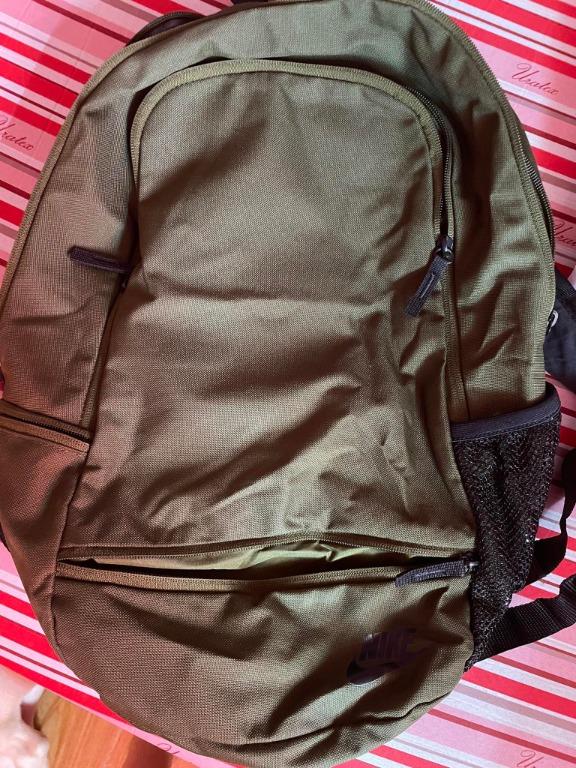 Nike Army Green Backpack preloved original, Men's Fashion, Bags ...