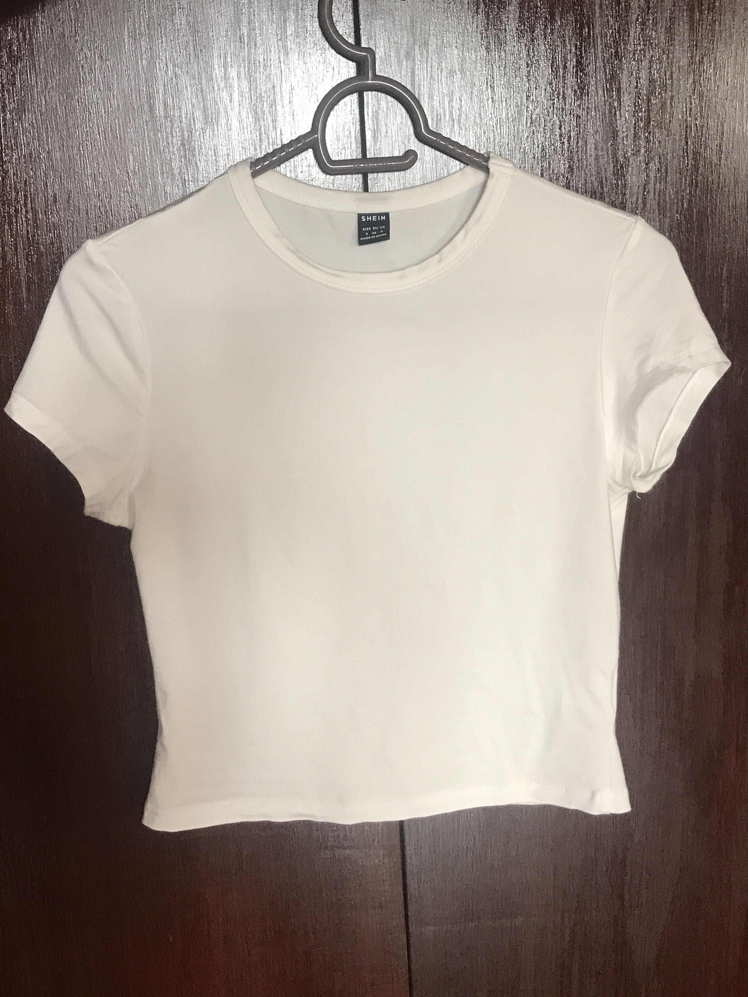 SHEIN Basic White Top, Women's Fashion, Tops, Shirts on Carousell