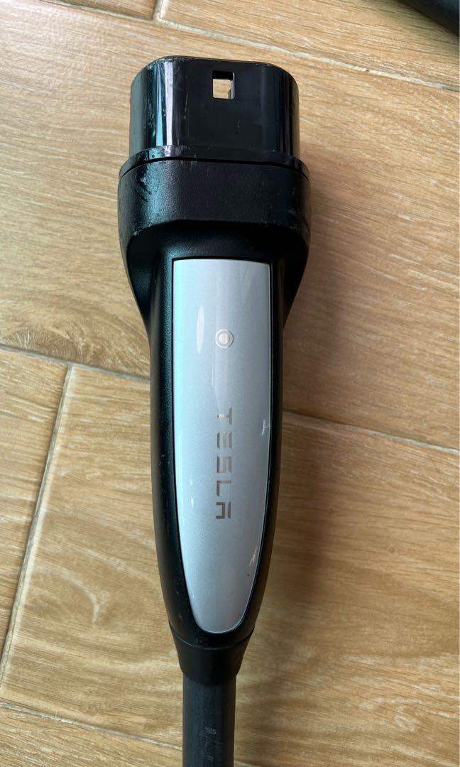 Tesla Wall Connector Gen 2, 汽車配件, 其他 - Carousell