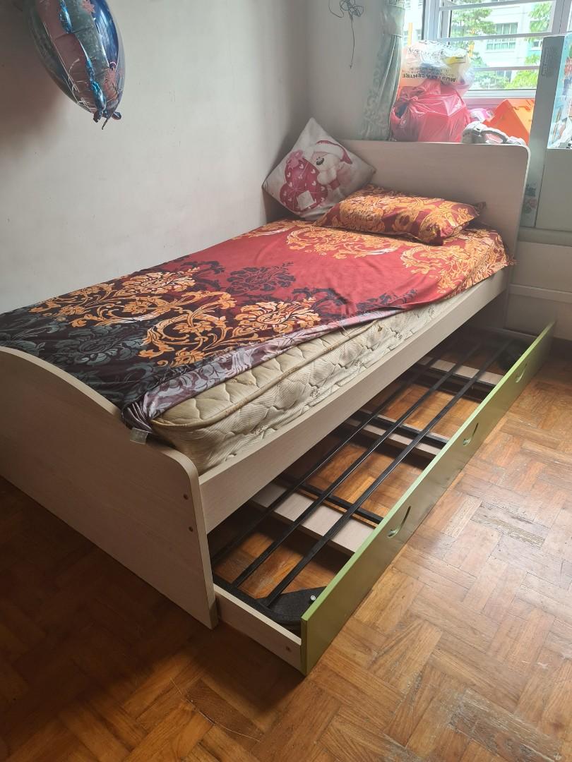 Bed pull out roller., Furniture & Home Living, Bedding & Towels on ...