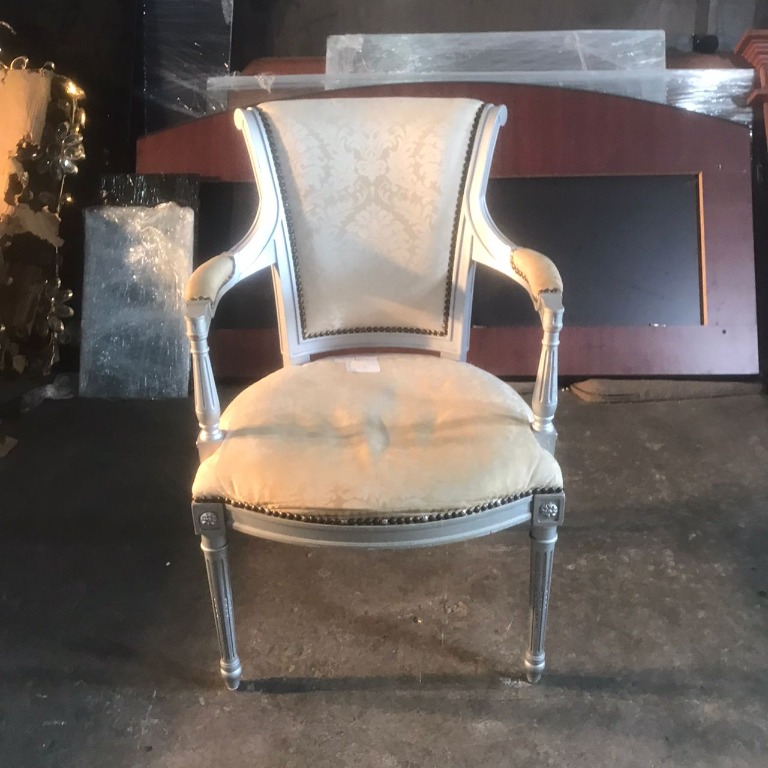 European Style Wooden Chair with Armrest / Kerusi Kayu Gaya Eropah ...