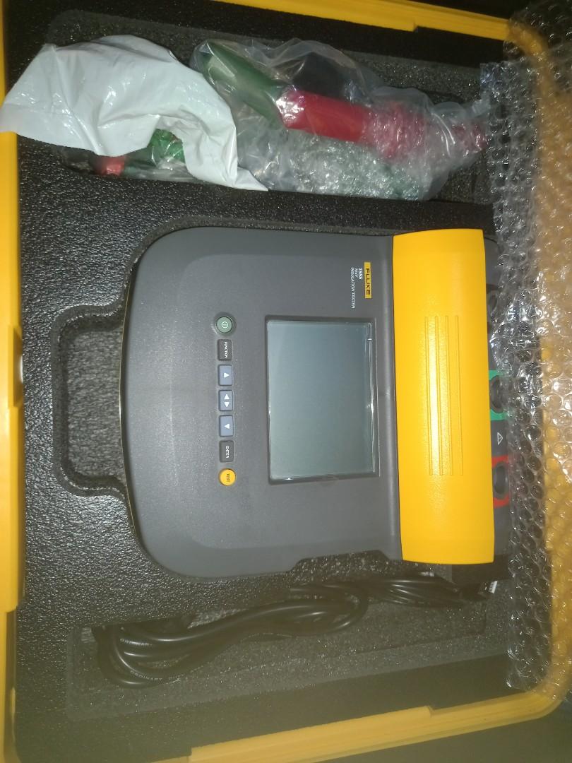 FLUKE 1555 10kv insulation tester, Commercial & Industrial, Industrial ...