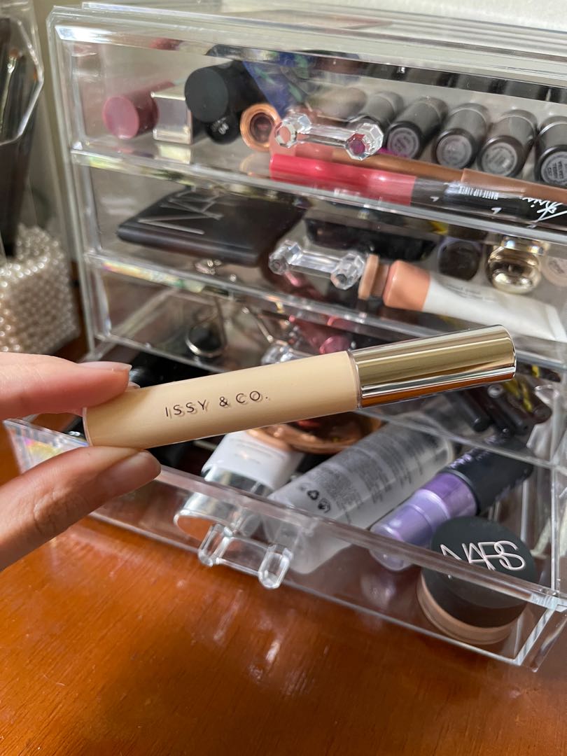 Issy & Co Active Concealer in FW1, Beauty & Personal Care, Face, Makeup ...
