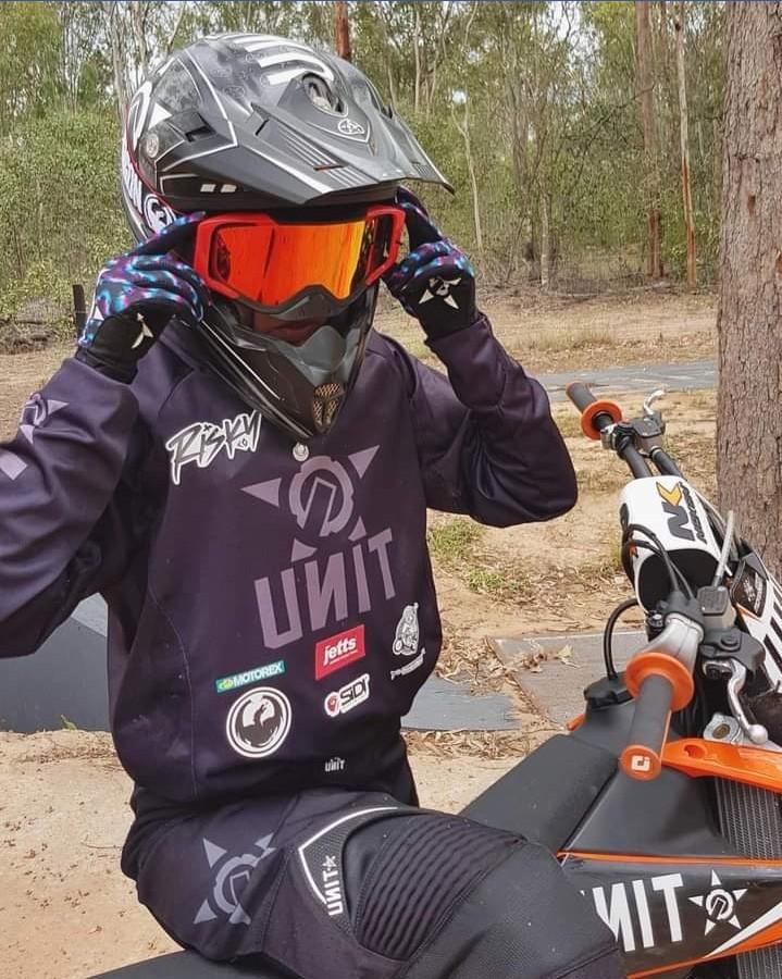 M2R X4.5 UNIT MOTOCROSS HELMET, Motorcycles, Motorcycle Apparel on ...