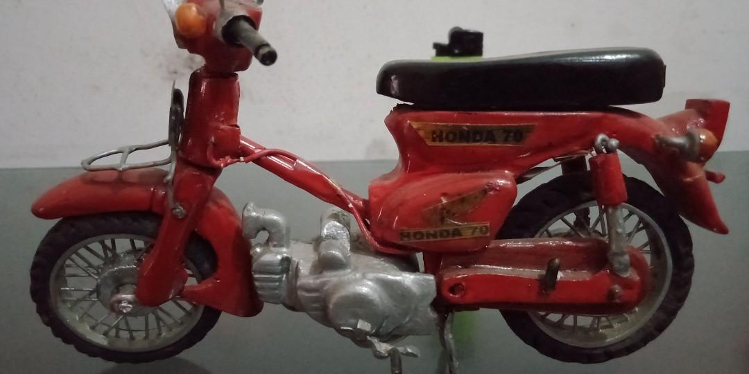 motor c 70 bahan kayu, Desain & Kerajinan Tangan, Karya Seni di Carousell
