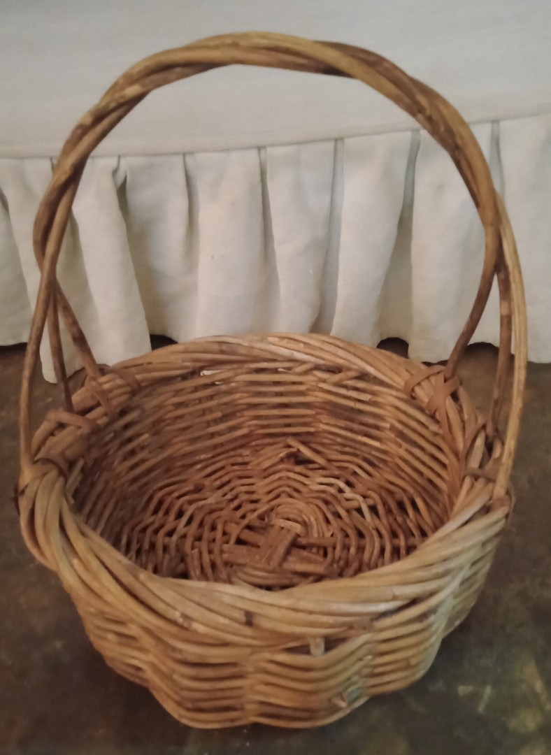 Native fruit basket, Food & Drinks, Gift Baskets & Hampers on Carousell