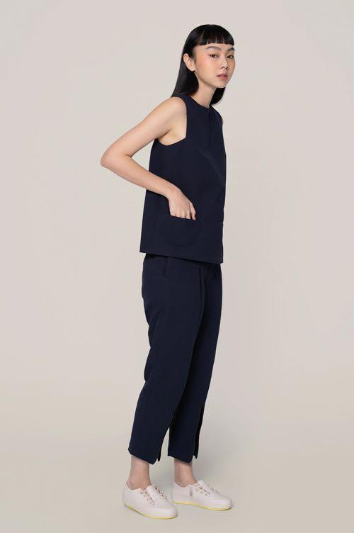 Sabrina Goh Leona Top in S, Women's Fashion, Tops, Sleeveless on Carousell