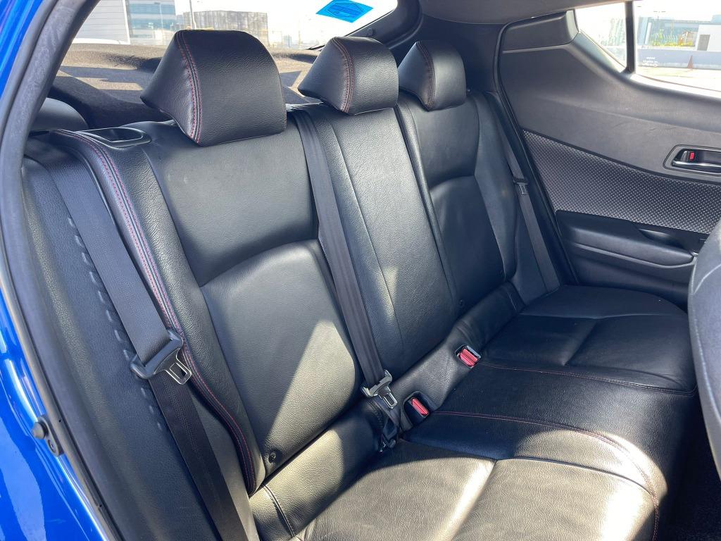 TOYOTA CHR HYBRID RARE BLUE UNIT WITH LEATHER FOR RENT GOJEK PARTNER ...
