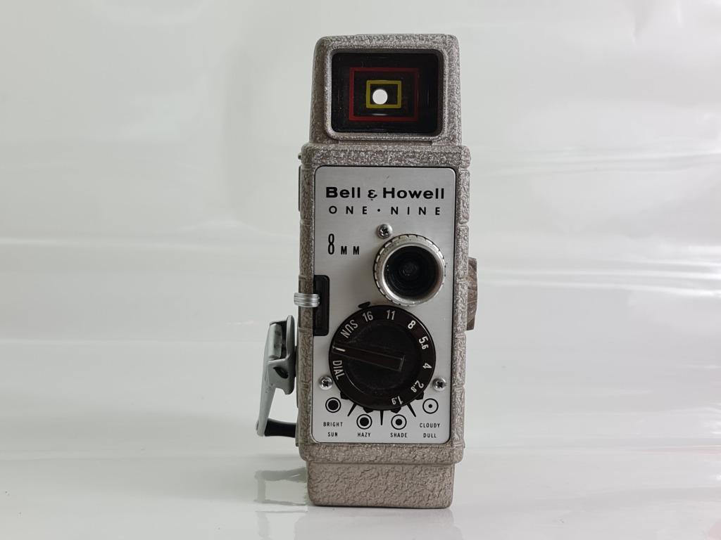 Vintage Bell & Howell One Nine 8MM Movie Film Camera, Photography ...