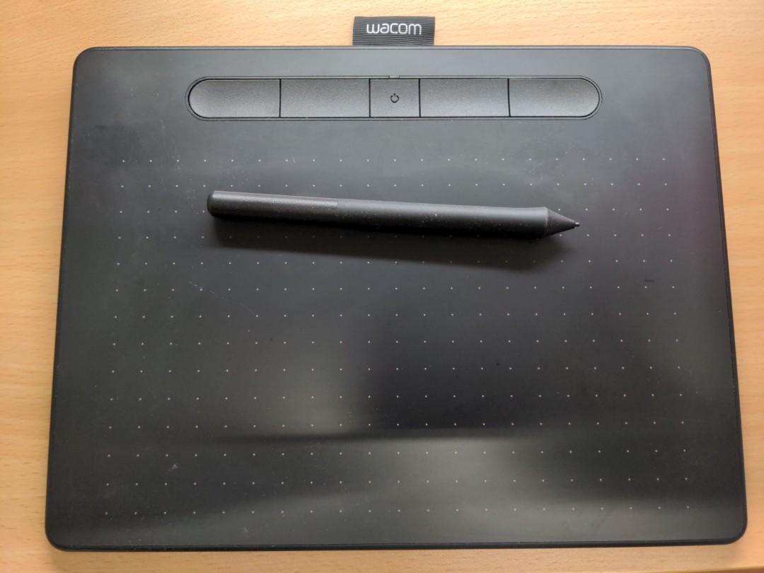 Wacom intuos medium Bluetooth, Computers & Tech, Parts & Accessories ...