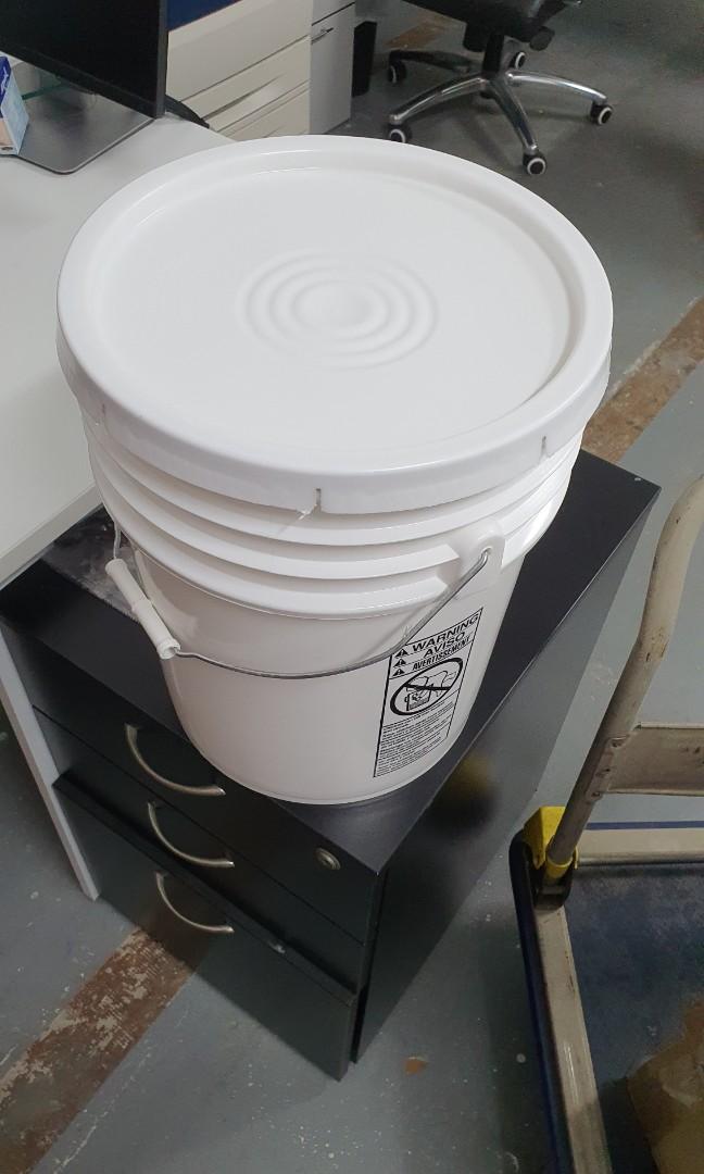 5 Gallon Recycled Pails, Everything Else on Carousell