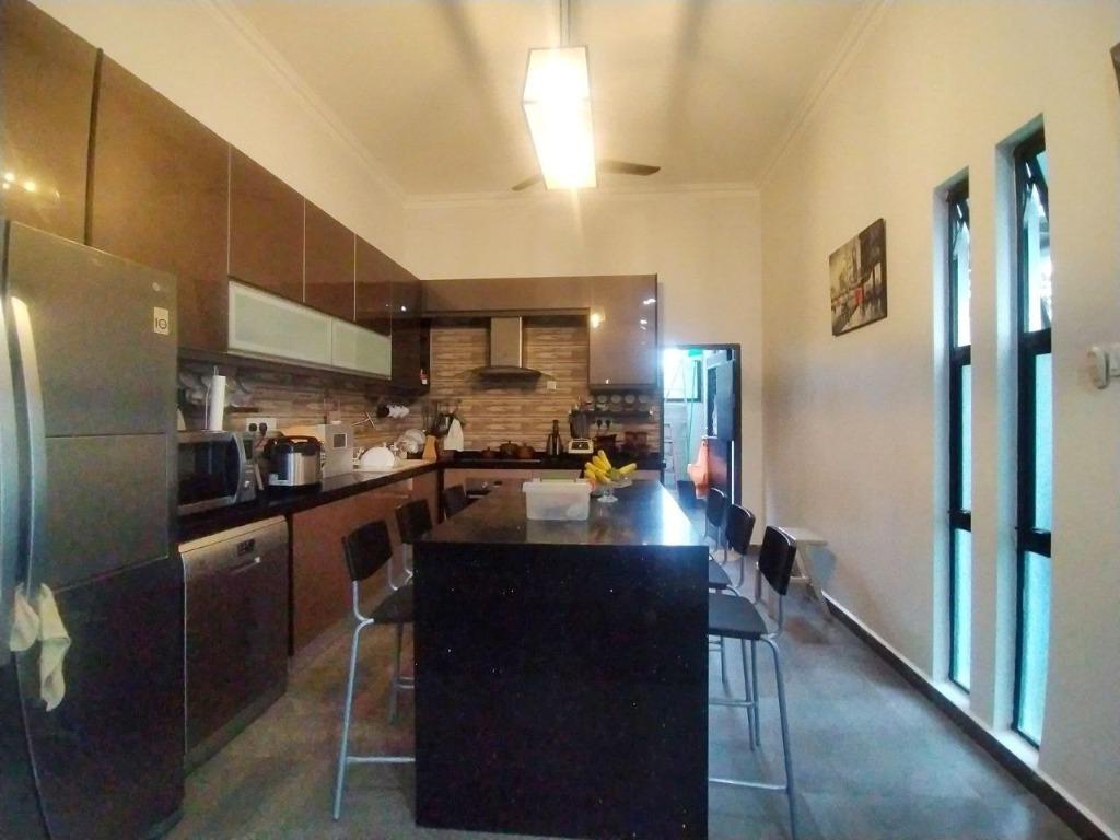 Banglo 3 Tingkat dengan 20 bilik di Jalan Seri Penchala 1, TTDI ...