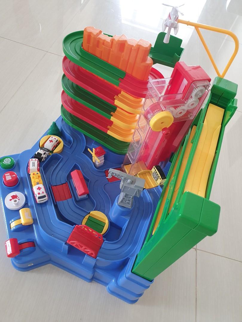 Car track toy with music, Hobbies & Toys, Toys & Games on Carousell