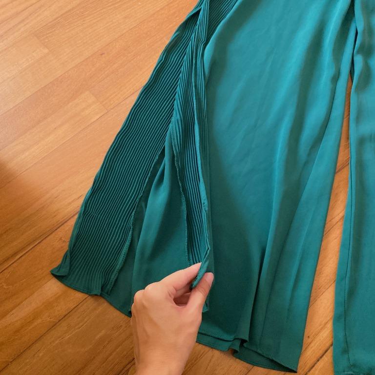 Frontrow by Klarra Emerald Green Pleated Flared Pants, Women's Fashion, Bottoms, Other Bottoms ...