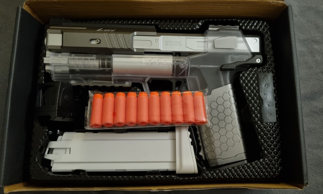 Lizzy Gecko, Hobbies & Toys, Toys & Games on Carousell