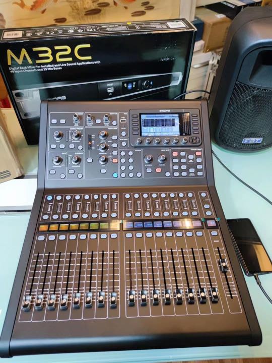 MIDAS M32R, Hobbies & Toys, Music & Media, Musical Instruments on Carousell