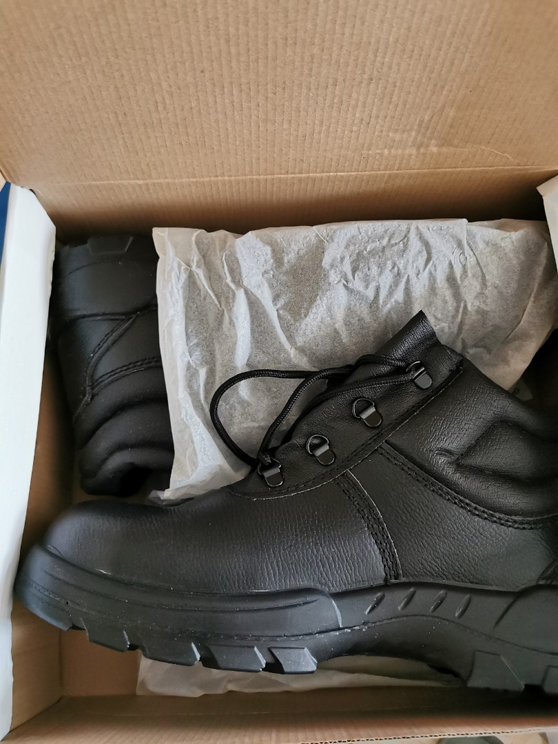 Quebee Safety Boots, Men's Fashion, Footwear, Boots on Carousell