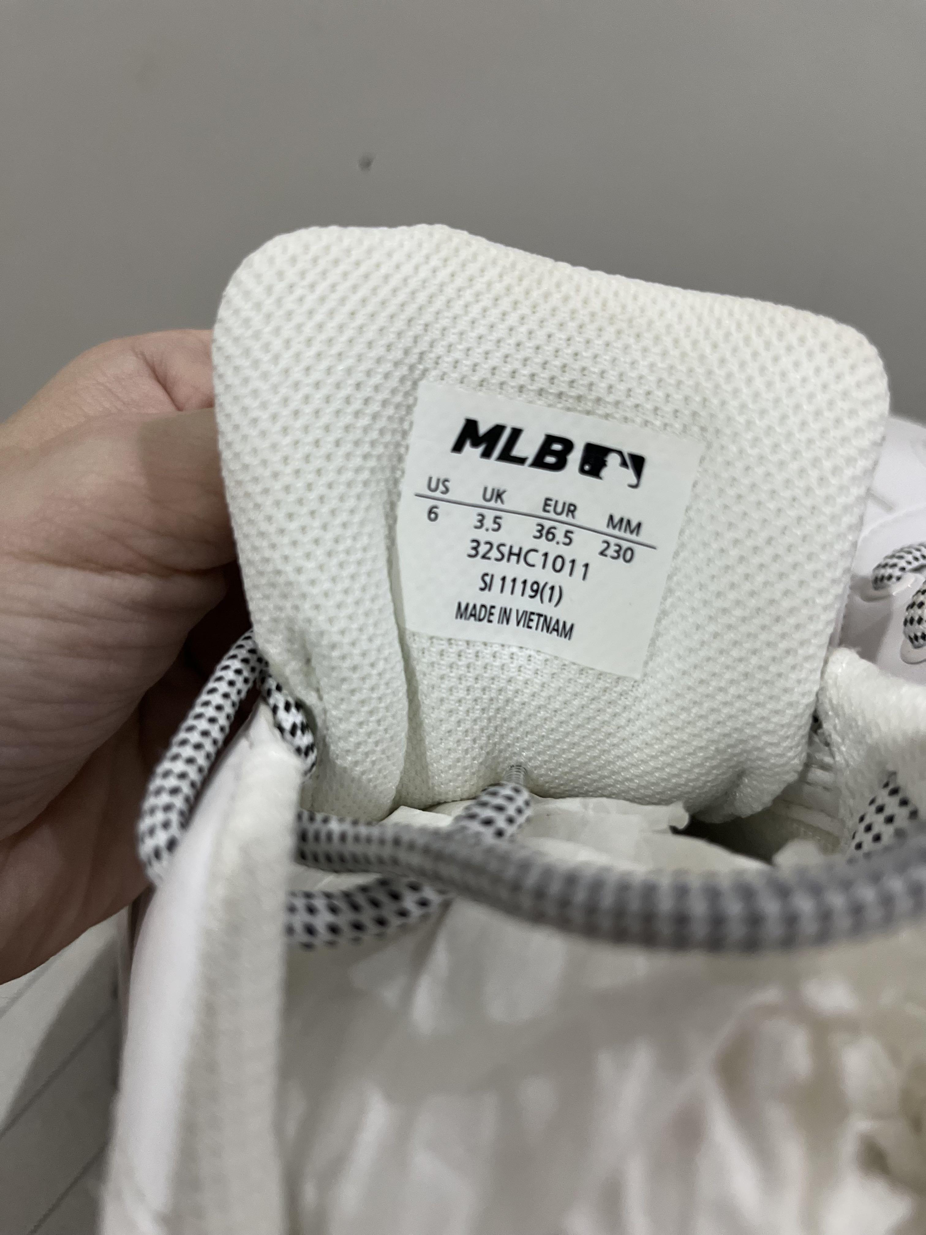 SEPATU MLB LA 100% ORI, Fesyen Wanita, Sepatu di Carousell