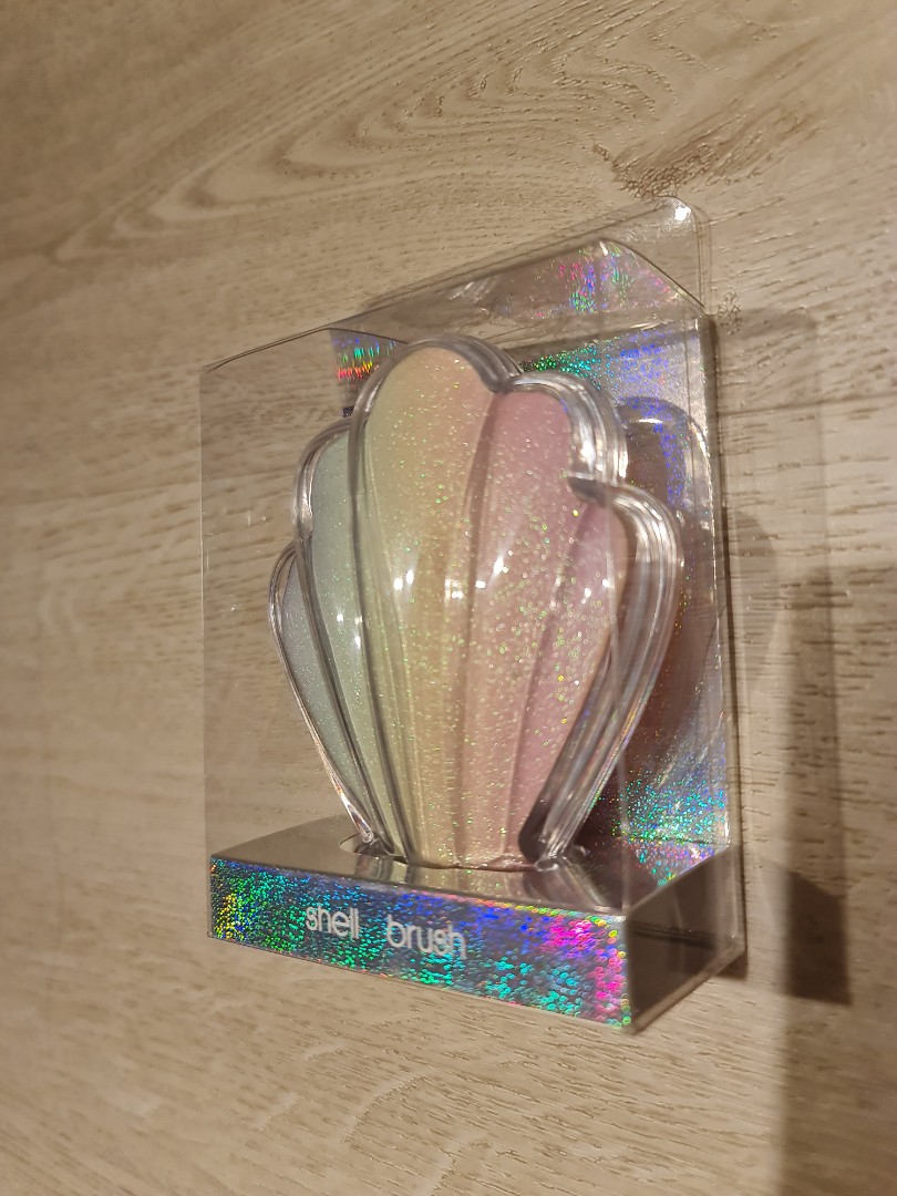 Shell Brush, Beauty & Personal Care, Hair on Carousell