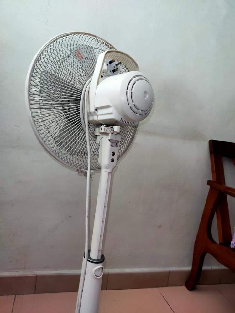 Strong"12 Hitachi living fan , standing fan , Hitachi fan ,, Furniture ...