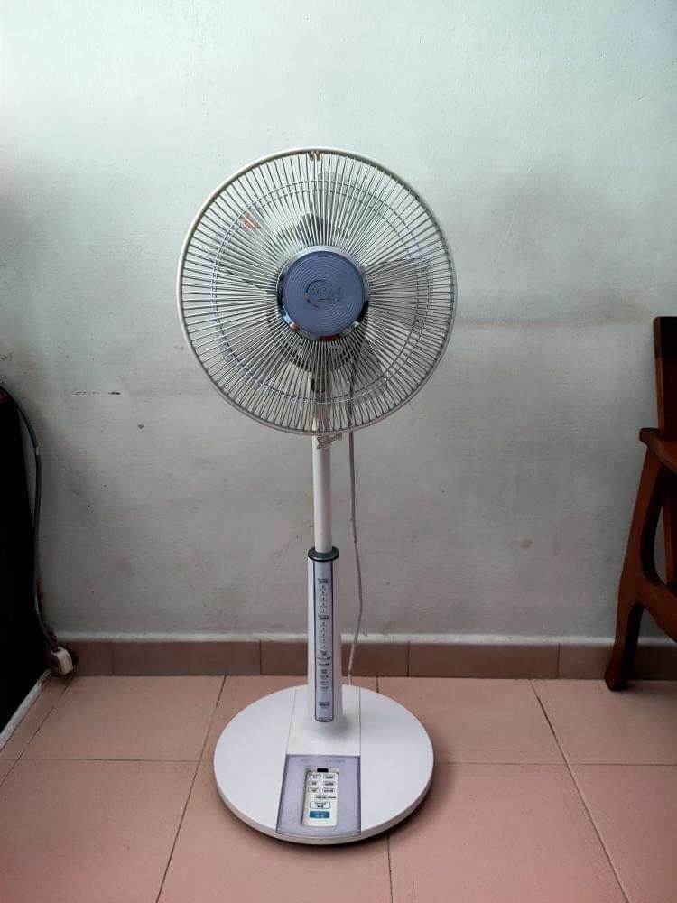 Strong"12 Hitachi living fan , standing fan , Hitachi fan ,, Furniture ...