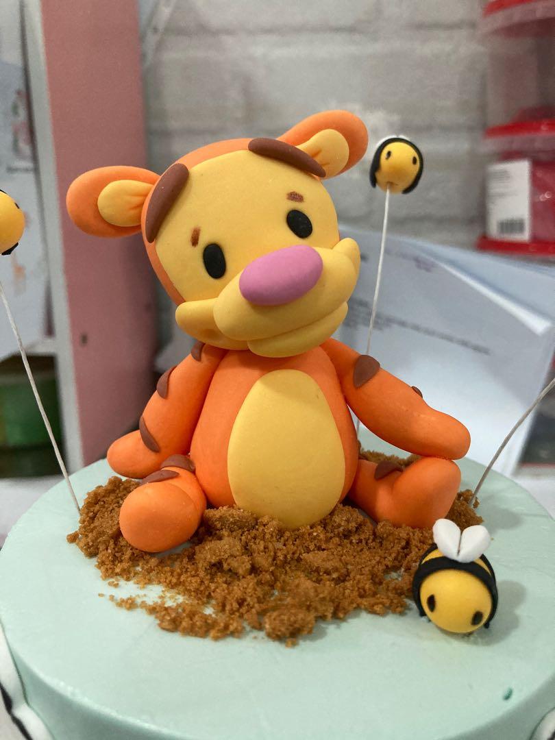 tigger cake topper