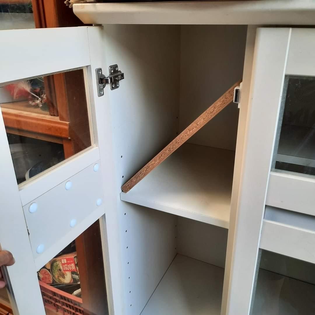 UNIQUE WHITE KITCHEN DISPLAY CABINET - 2 PANEL DOORS, 1 SLIDING/PANEL ...