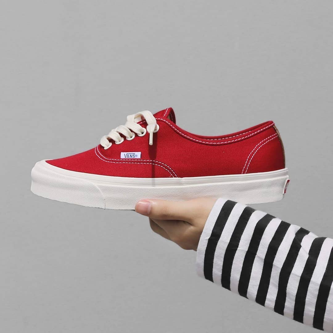 VANS VAULT AUTHENTIC CHILI PEPPER, Men's Fashion, Footwear, Sneakers on ...