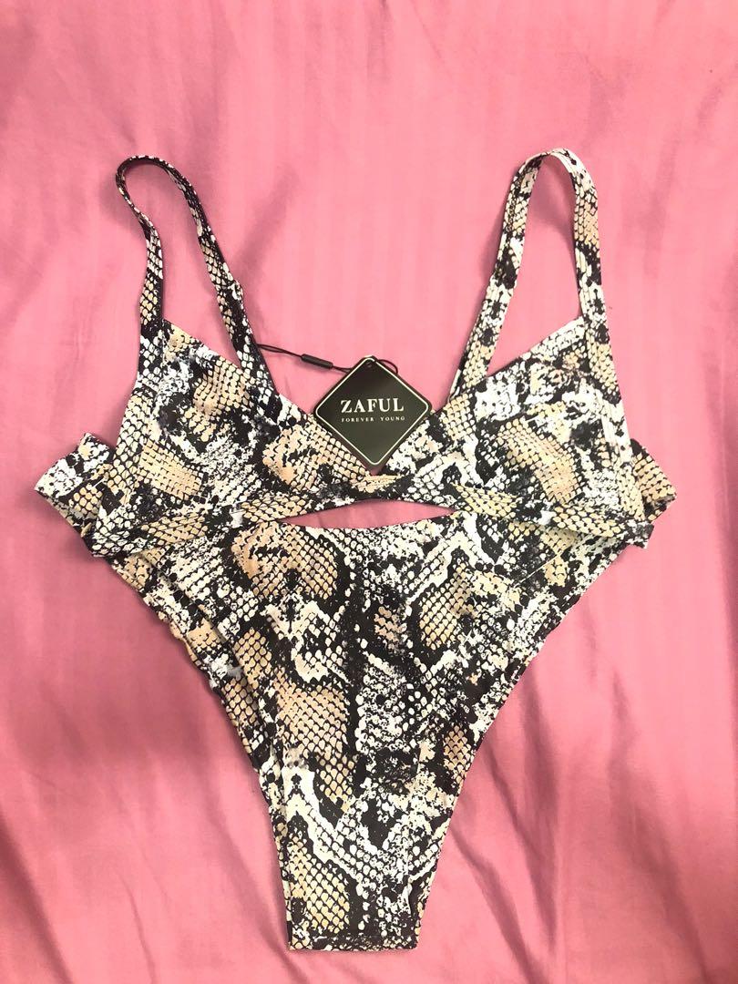 ZAPUL Swimsuit, Women's Fashion, Swimwear, Bikinis & Swimsuits on Carousell