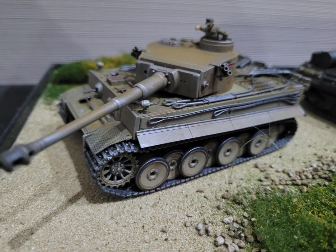 1/48 scale model Tiger Tank and M10 Destroyer Tank Diaroma Set with ...