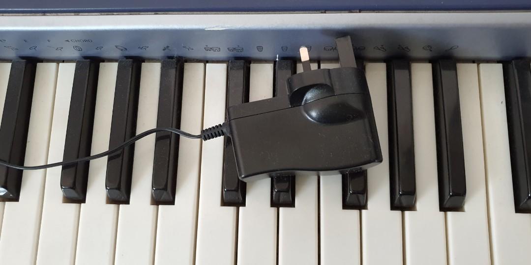 Casio LK-110 keyboard w/key light in proper working condition, Hobbies ...