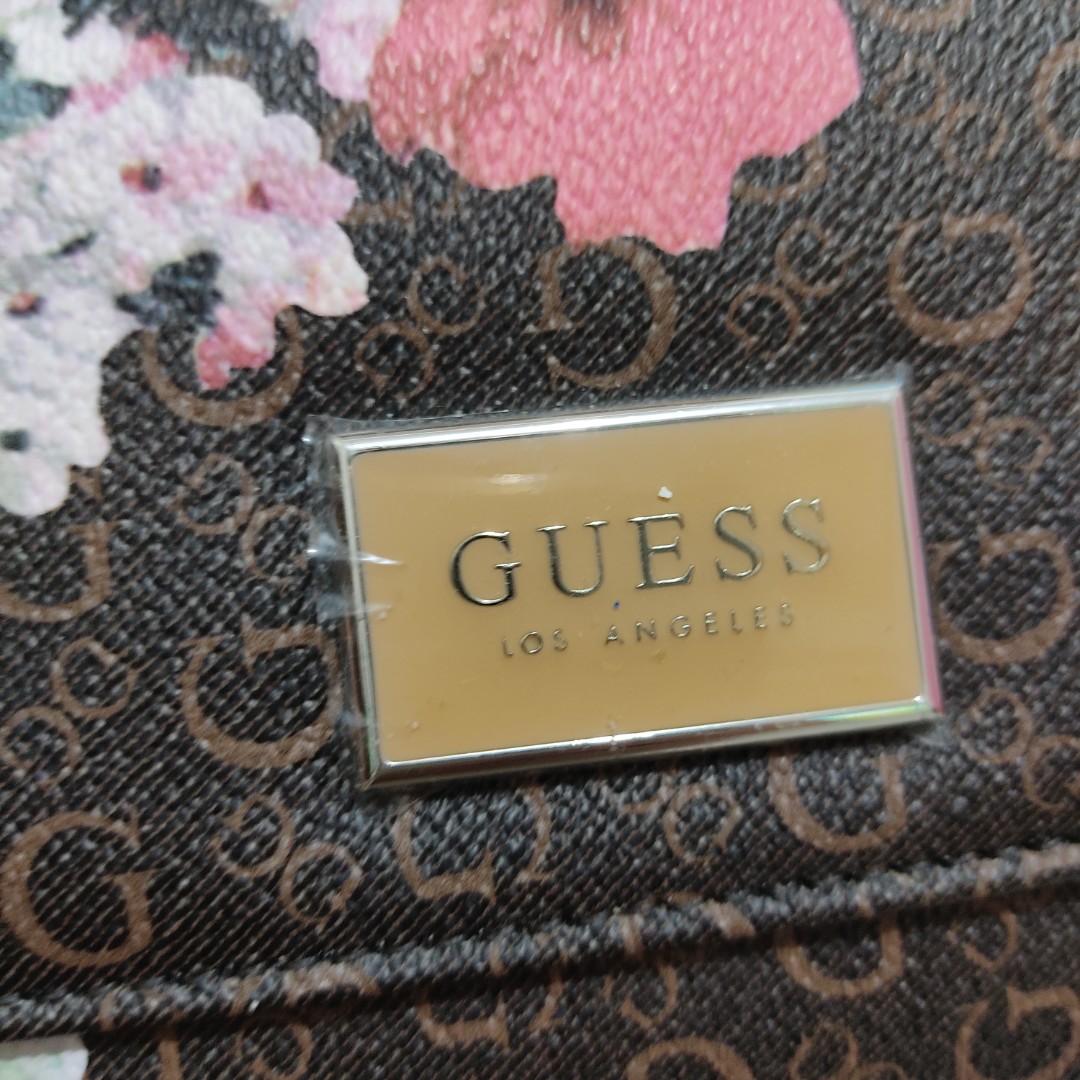 GUESS wallet, Women's Fashion, Bags & Wallets, Wallets & Card holders ...