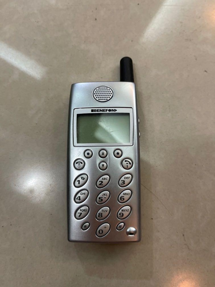 Panasonic PHS 復古手機 古董 收藏品, 手機及配件, 電子周邊配件及產品, 固定器及支架在旋轉拍賣