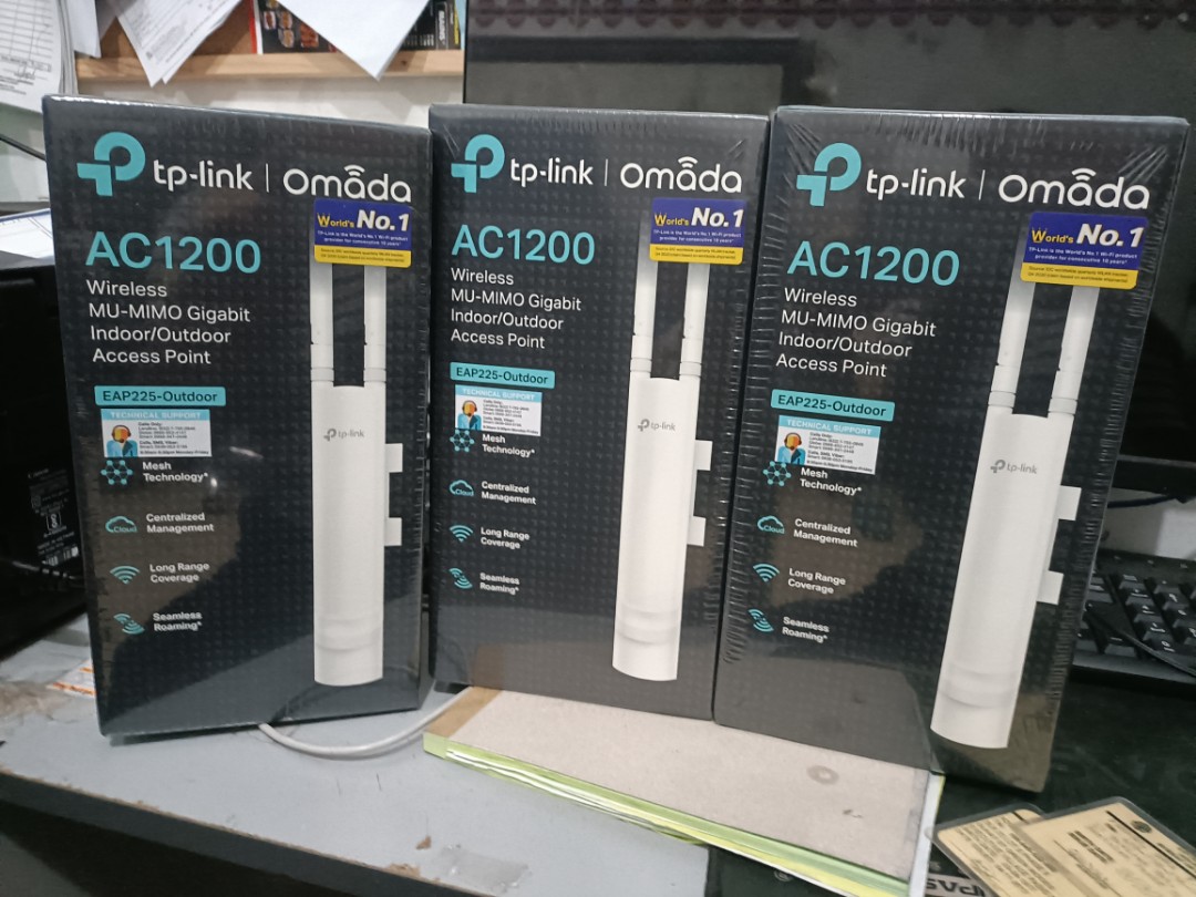 TP-Link EAP225 Outdoor AC1200 Wireless MU-MIMO Gigabit Indoor/Outdoor ...