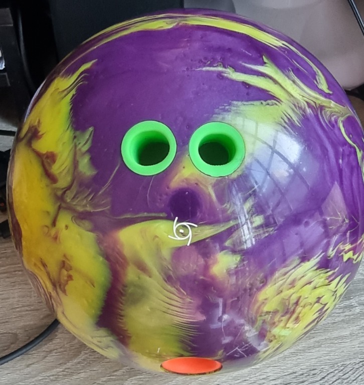 Storm Mix Bowling Ball (14lbs) + free Storm See Saw Bag & Shammy ...